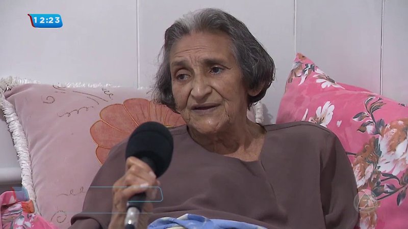 Maria Feliciana necessita de ajuda para finalizar obra da casa ...